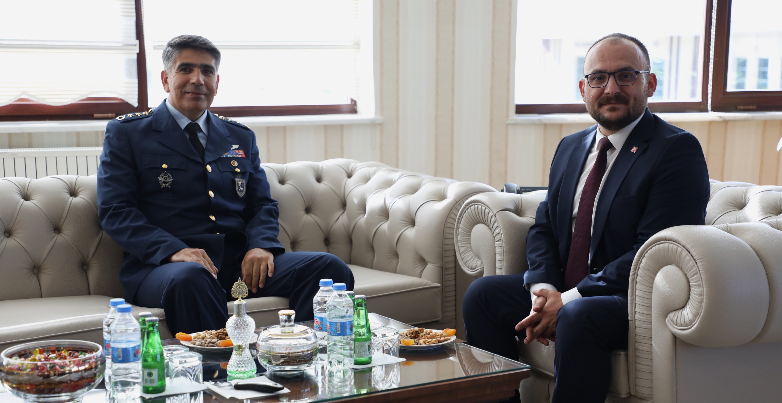 Hava Meydan Komutanı Albay Ahmet Dulkadir'den Rektörümüze İadeyi ...