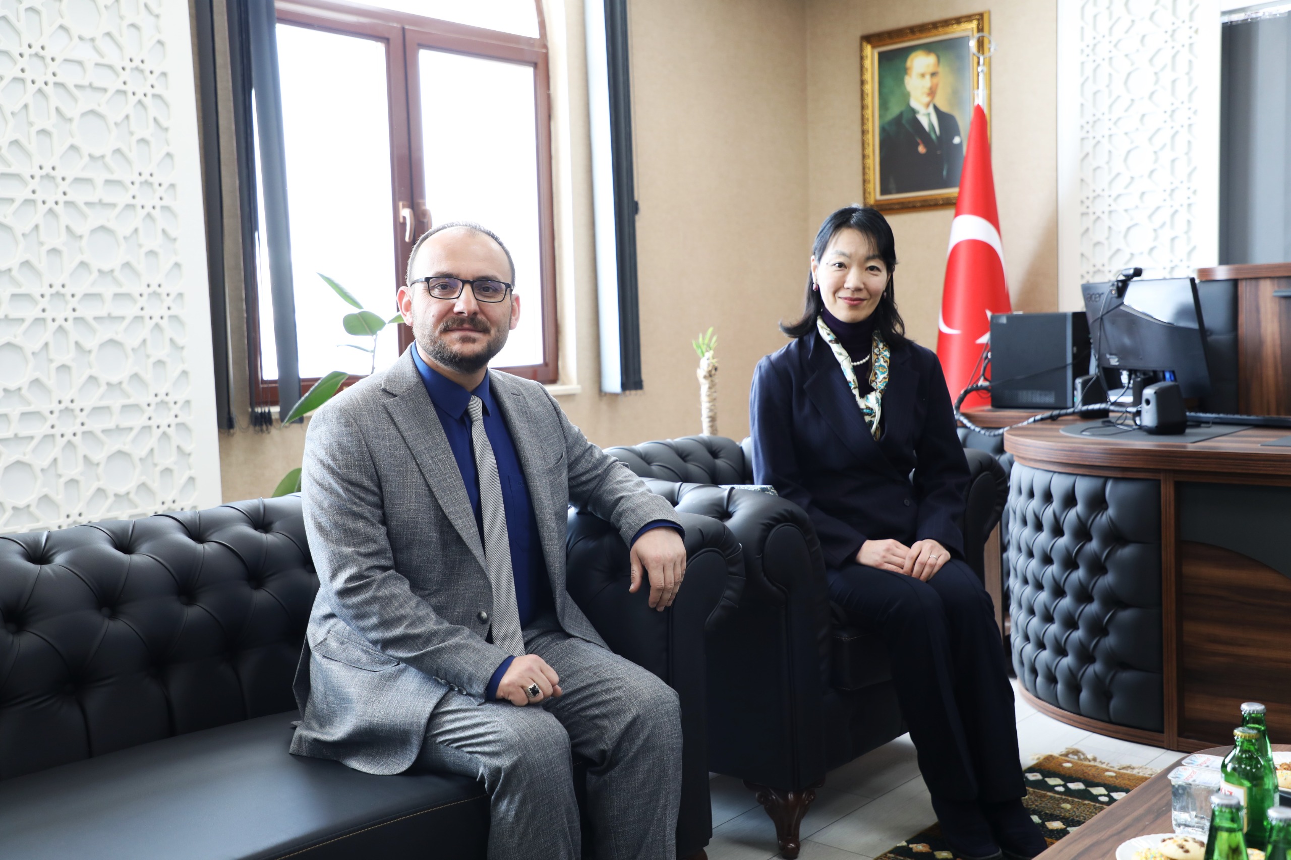 Rektörümüz Prof. Dr. Mustafa Alican, Japon Antropolog Dr. Ulara Tamura ...